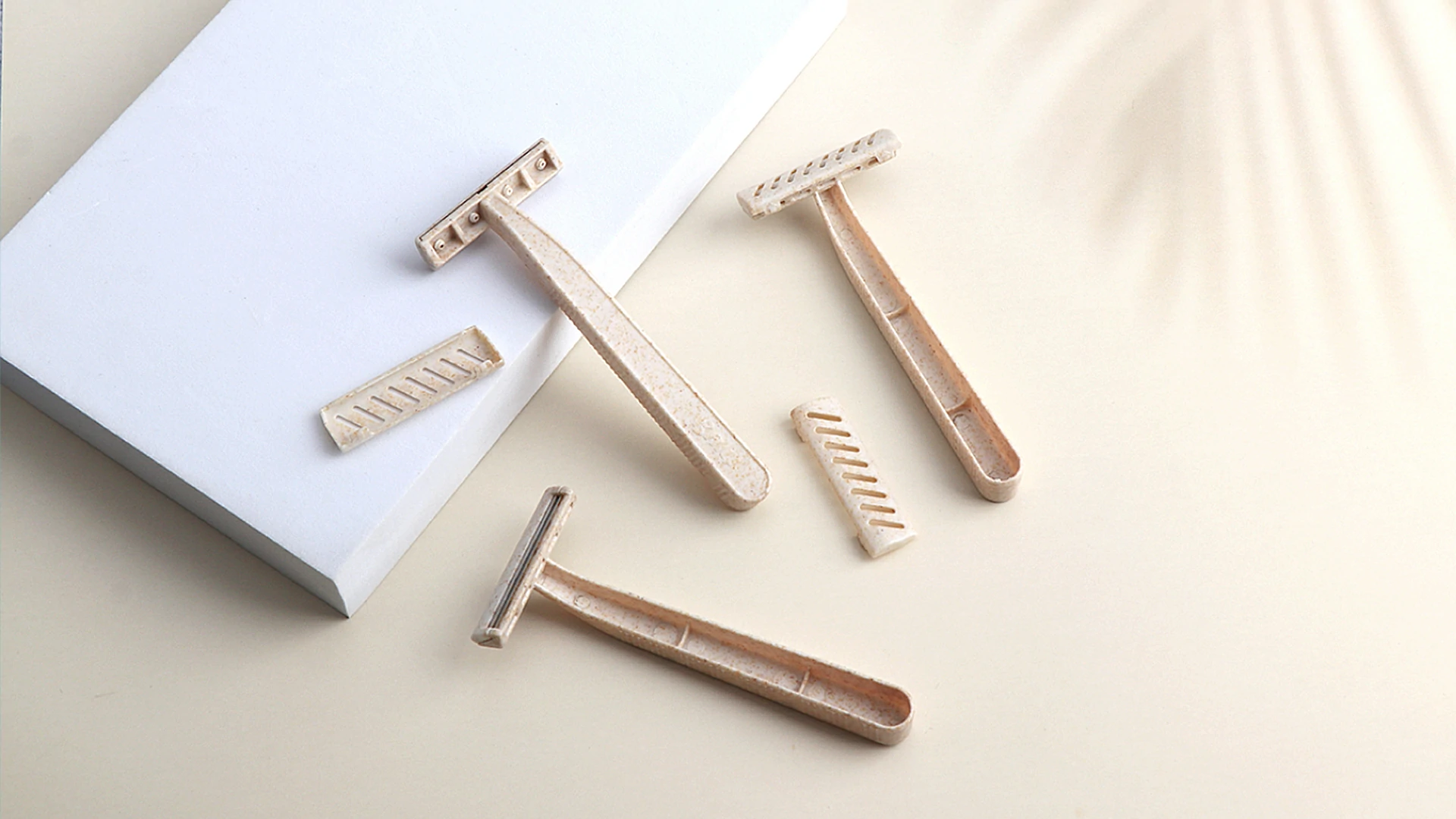 Purchase the best shaving razor for sensitive skin and keep irritation ...